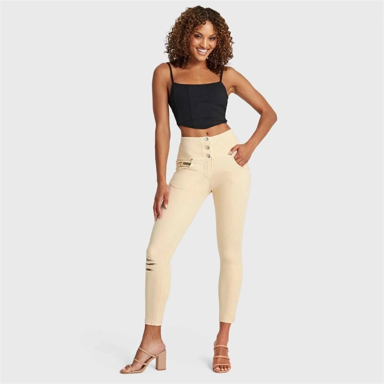 WRUP SNUG Distressed Jeans - High Waisted - 7/8 Length - Beige – Freddy UK